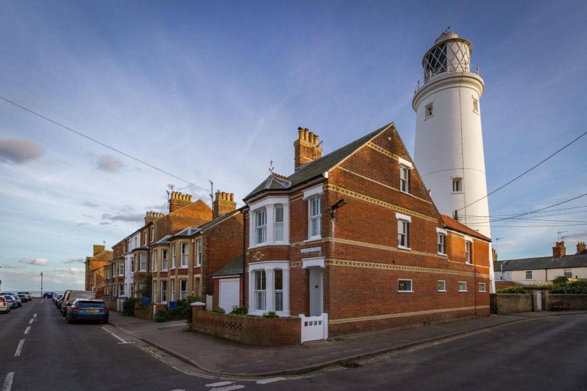 Cottage ∙ 3 Bedrooms ∙ 6 Guests - Southwold