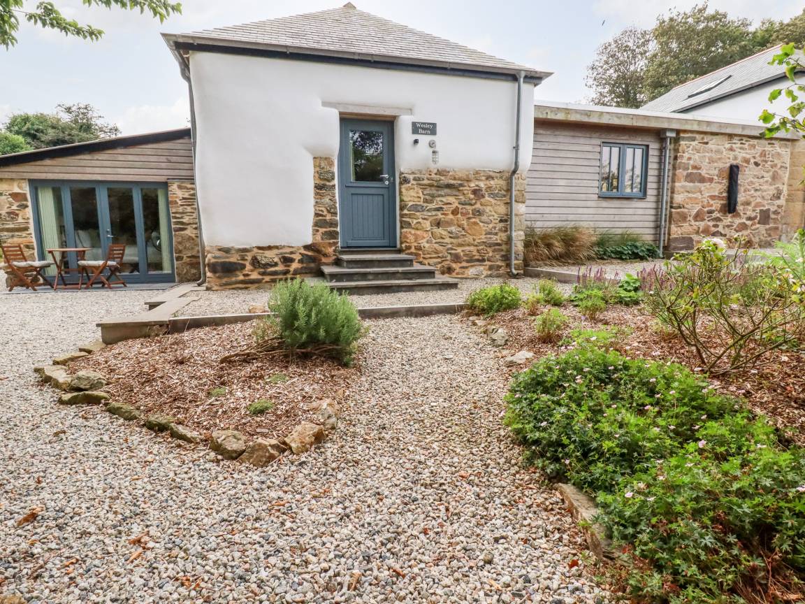 Cottage ∙ 3 Bedrooms ∙ 6 Guests - Newquay