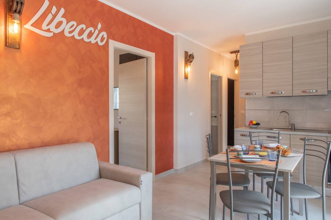 80 M² Apartamento ∙ 3 Quartos ∙ 8 Hóspedes - Loano