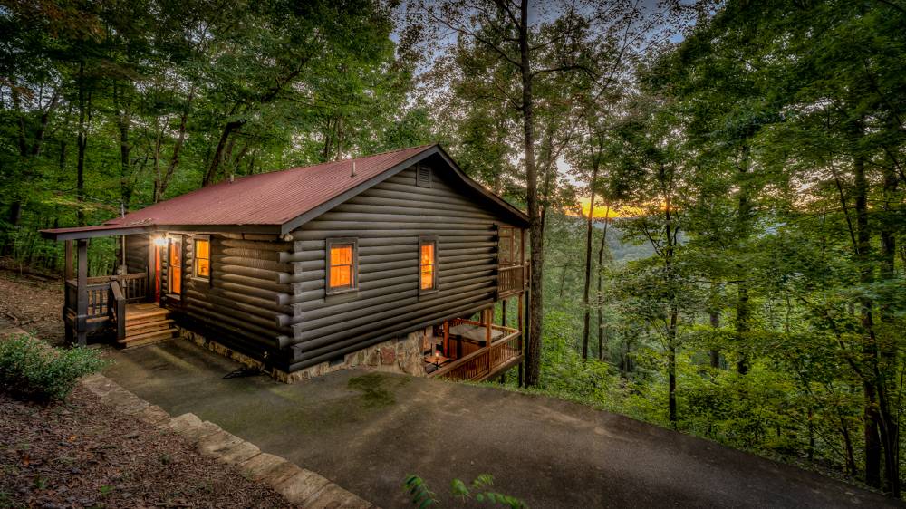 Cabin ∙ 2 Bedrooms ∙ 4 Guests - Blue Ridge, GA