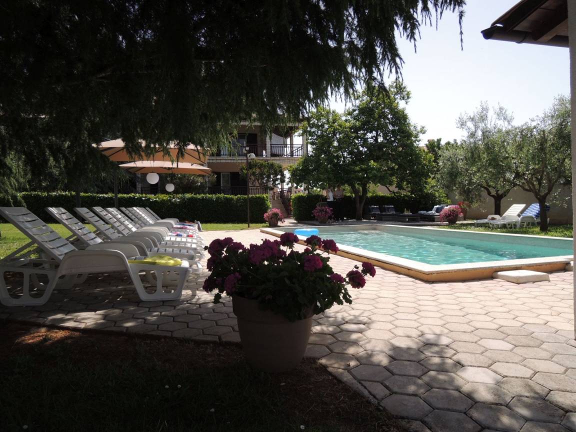 60 M² Ferienhaus ∙ 2 Schlafzimmer ∙ 4 Gäste - Poreč