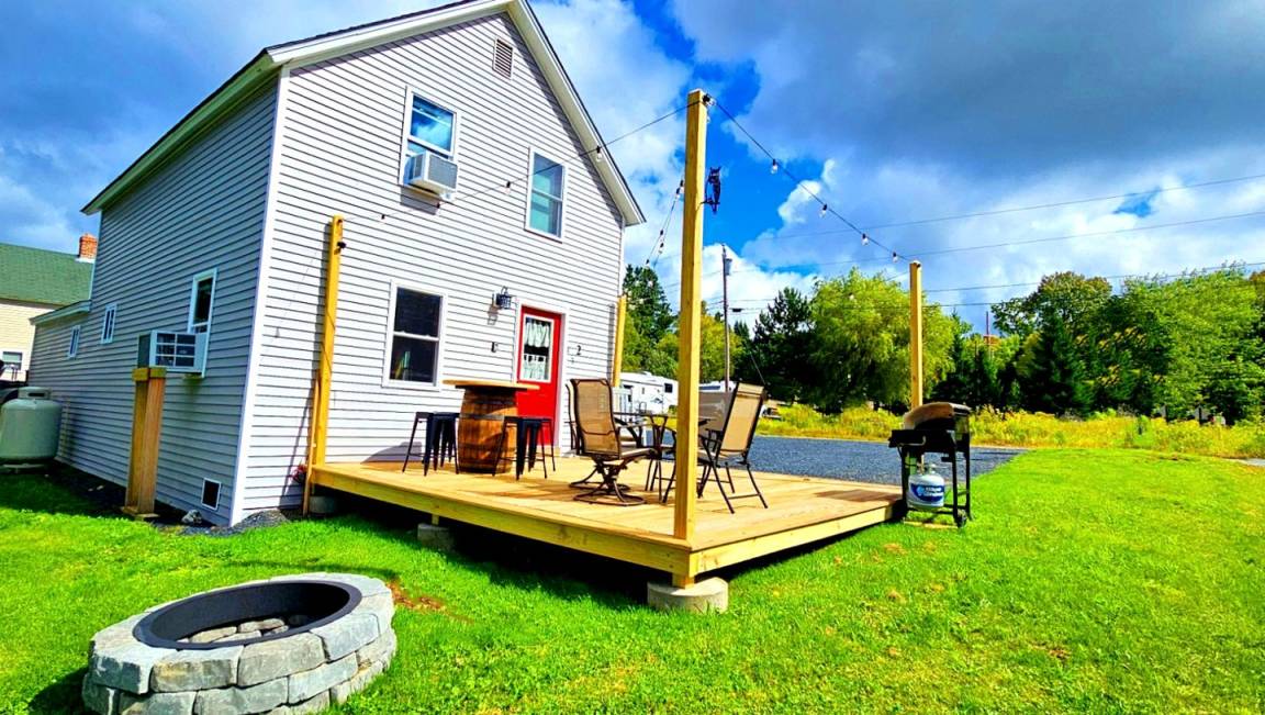 House ∙ 3 Bedrooms ∙ 6 Guests - Greenville, ME