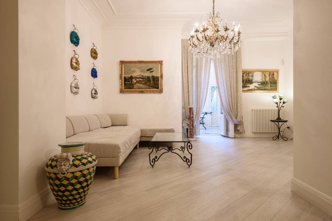200 M² Apartment ∙ 3 Bedrooms ∙ 6 Guests - Naples