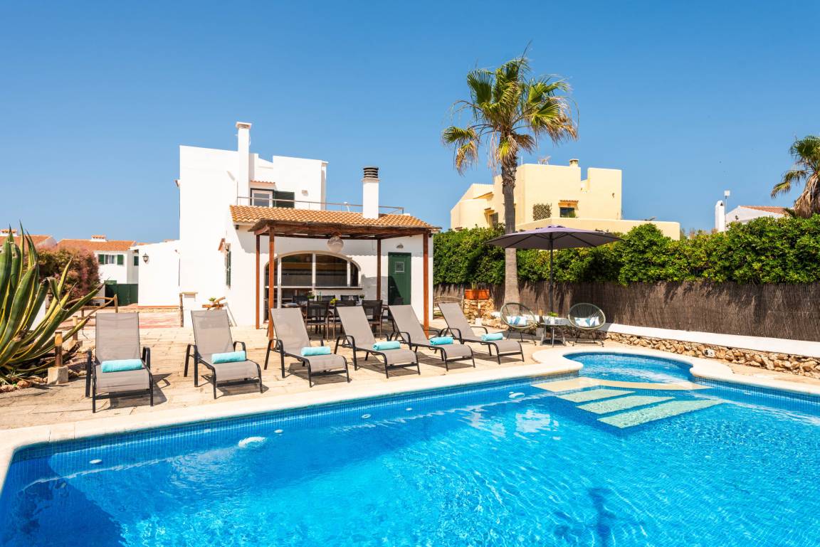 93 M² Villa ∙ 3 Bedrooms ∙ 5 Guests - Minorca