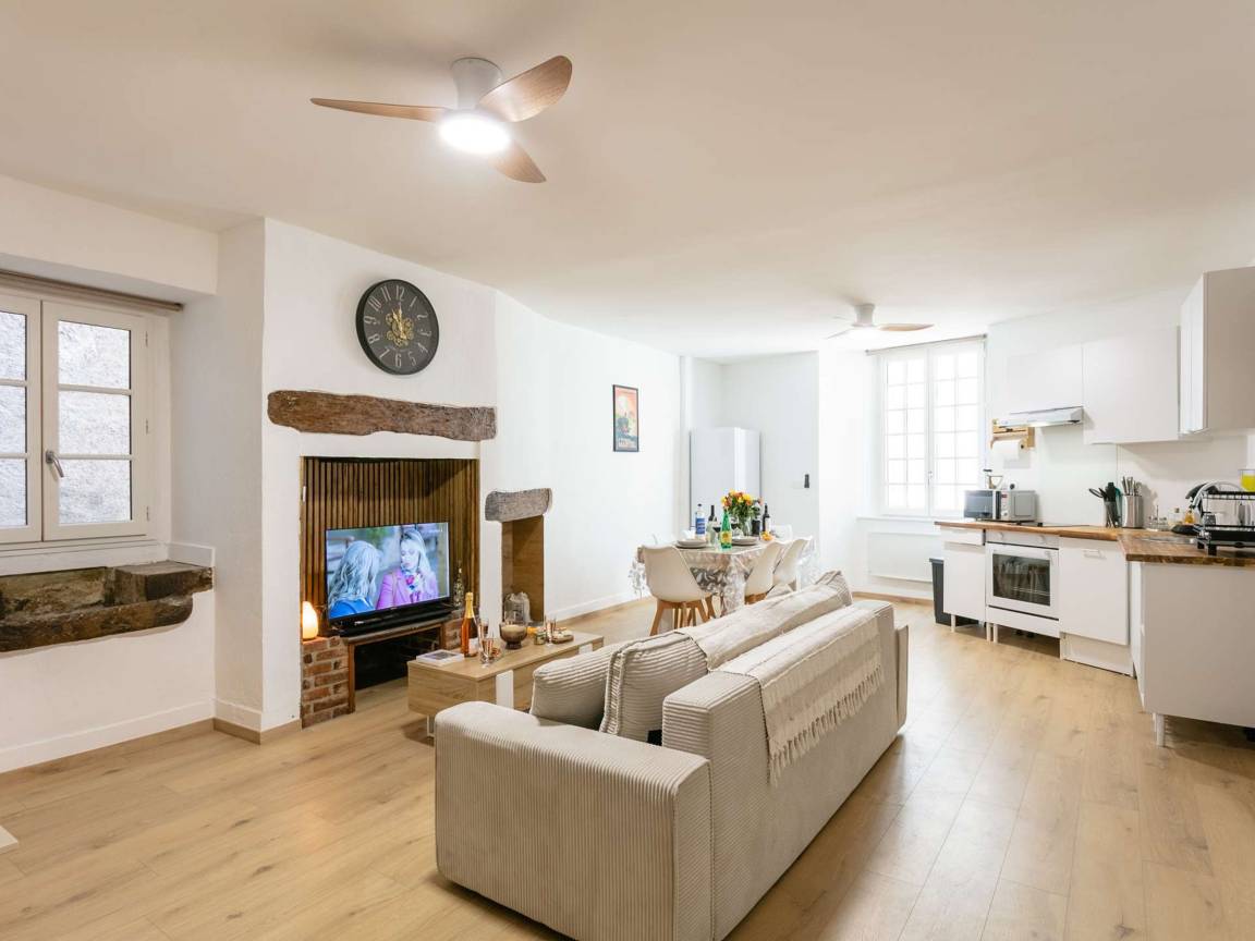 80 M² Apartment ∙ 2 Bedrooms ∙ 4 Guests - Martel