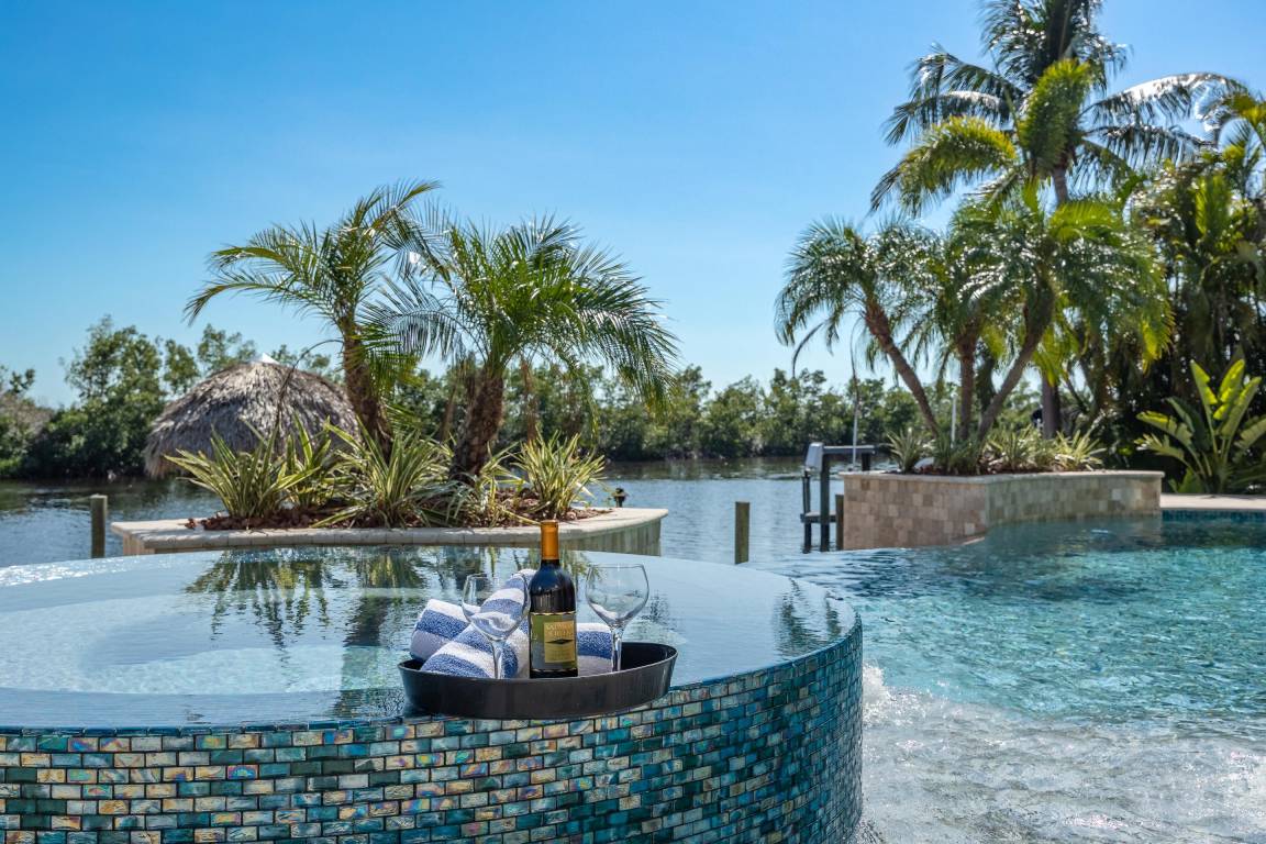 401 M² House ∙ 5 Bedrooms ∙ 10 Guests - Cape Coral, FL