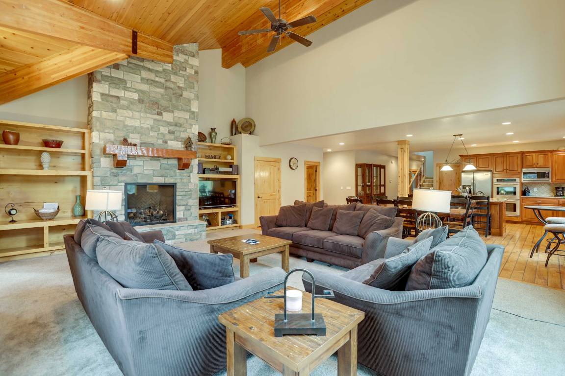 435 M² House ∙ 5 Bedrooms ∙ 18 Guests - Sunriver, OR