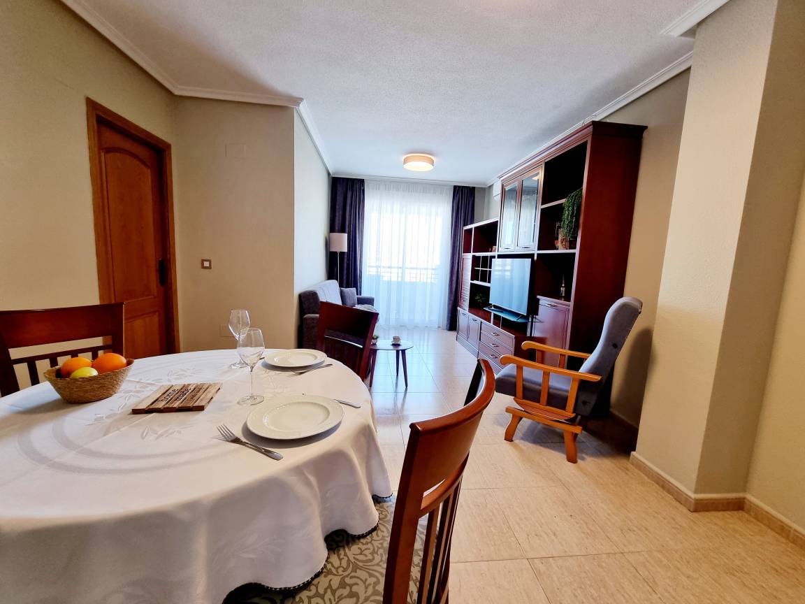 62 M² Apartamento ∙ 2 Habitaciones ∙ 4 Huéspedes - Torrevieja