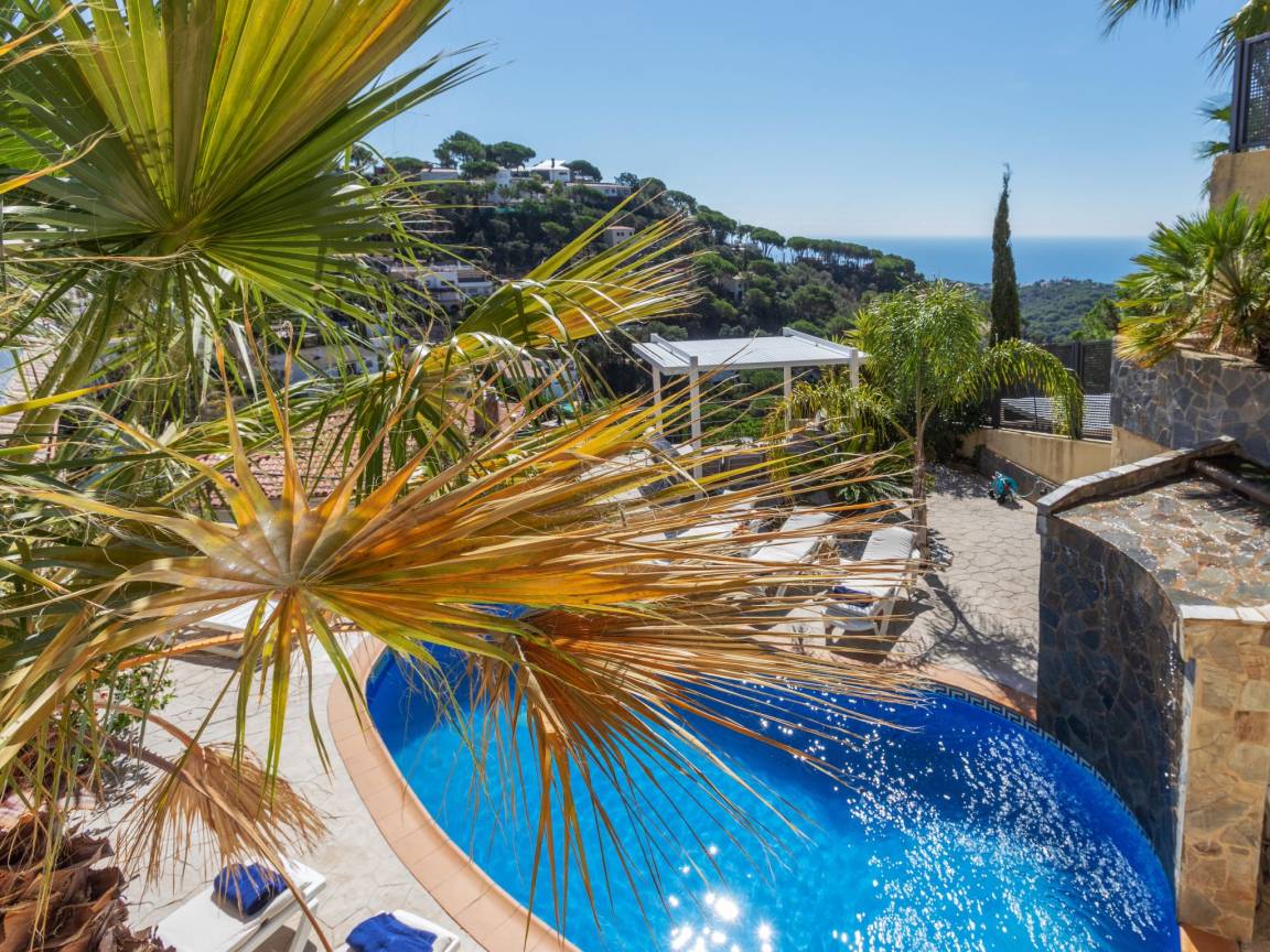 250 M² Casa ∙ 5 Habitaciones ∙ 12 Huéspedes - Lloret de Mar