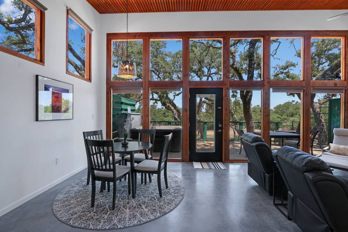 93 M² Cabin ∙ 1 Bedroom ∙ 2 Guests - Wimberley, TX