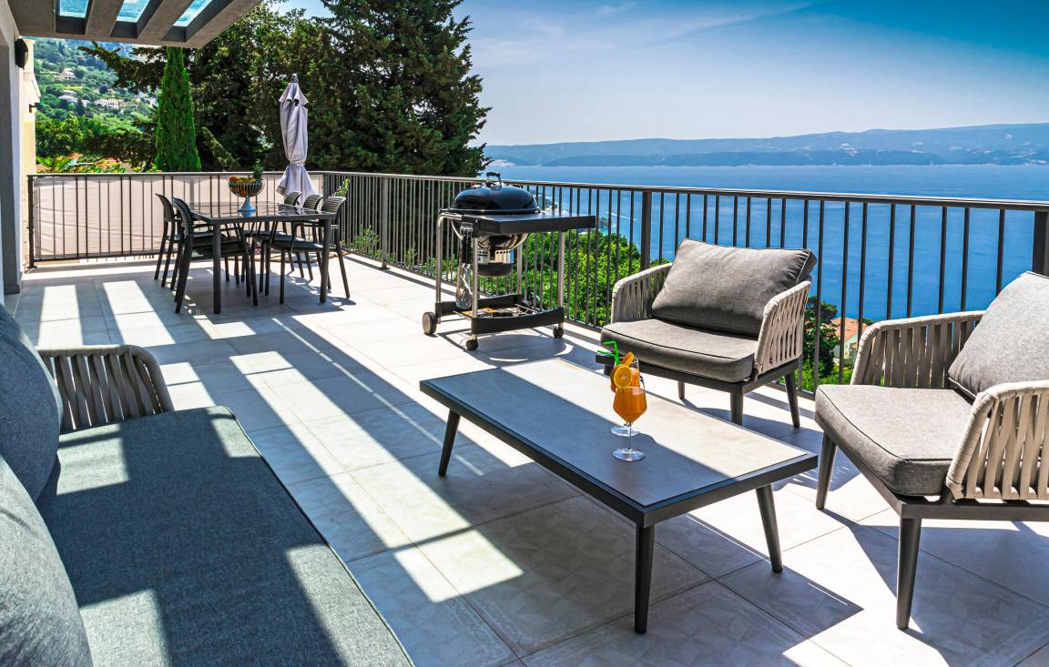 224 M² Ferienhaus ∙ 3 Schlafzimmer ∙ 6 Gäste - Omiš