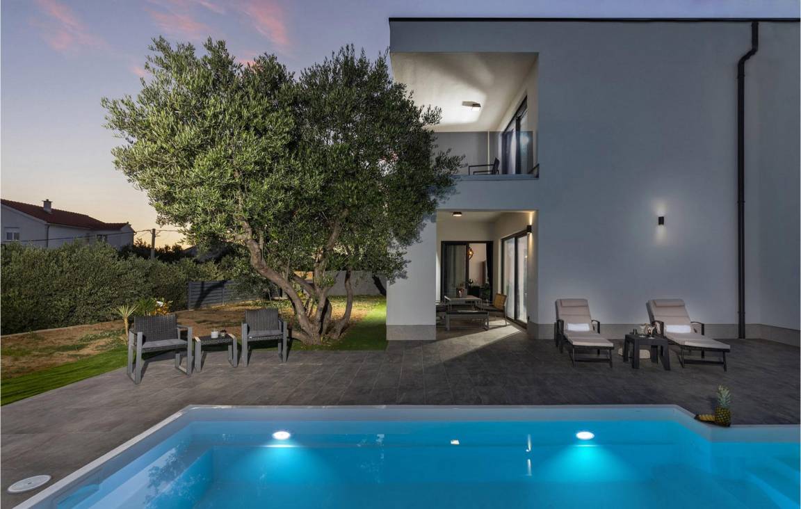 250 M² Casa ∙ 4 Habitaciones ∙ 8 Huéspedes - Rab