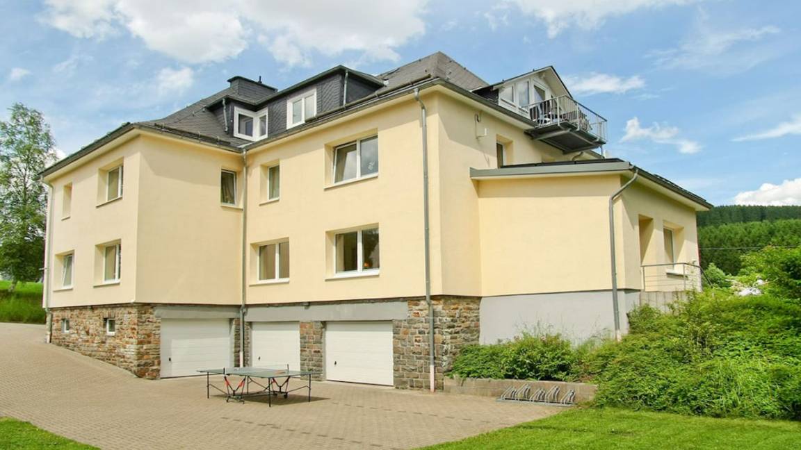 190 M² Ferienwohnung ∙ 5 Schlafzimmer ∙ 10 Gäste - Hilchenbach