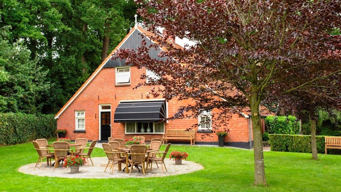 30 M² House ∙ 6 Bedrooms ∙ 14 Guests - Enschede