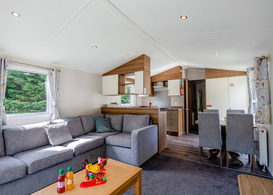 Caravan ∙ 2 Bedrooms ∙ 6 Guests - Newquay