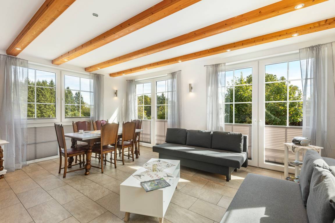 70 M² Ferienwohnung ∙ 1 Schlafzimmer ∙ 4 Gäste - Hilchenbach