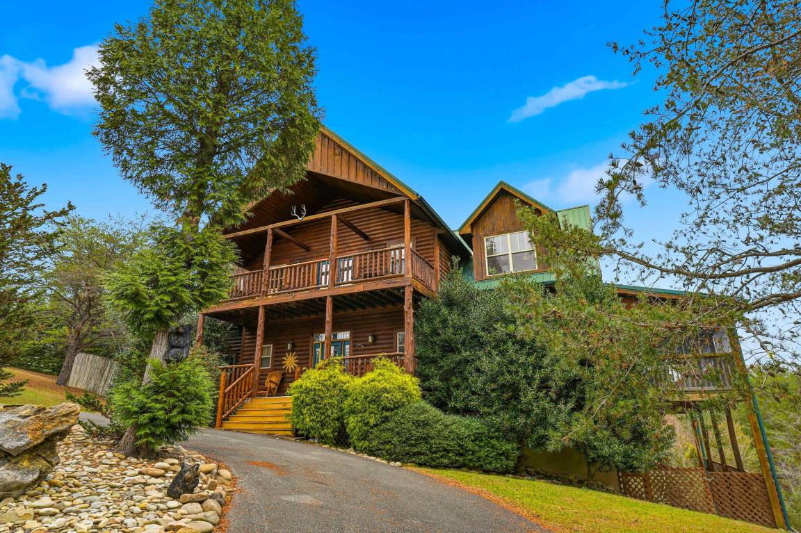 Apartment ∙ 4 Bedrooms ∙ 12 Guests - Pigeon Forge, TN
