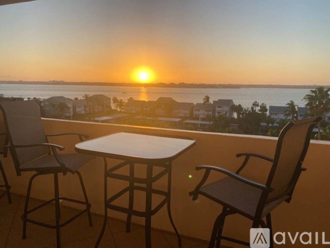 House ∙ 2 Bedrooms ∙ 4 Guests - Sand Key Park, Clearwater
