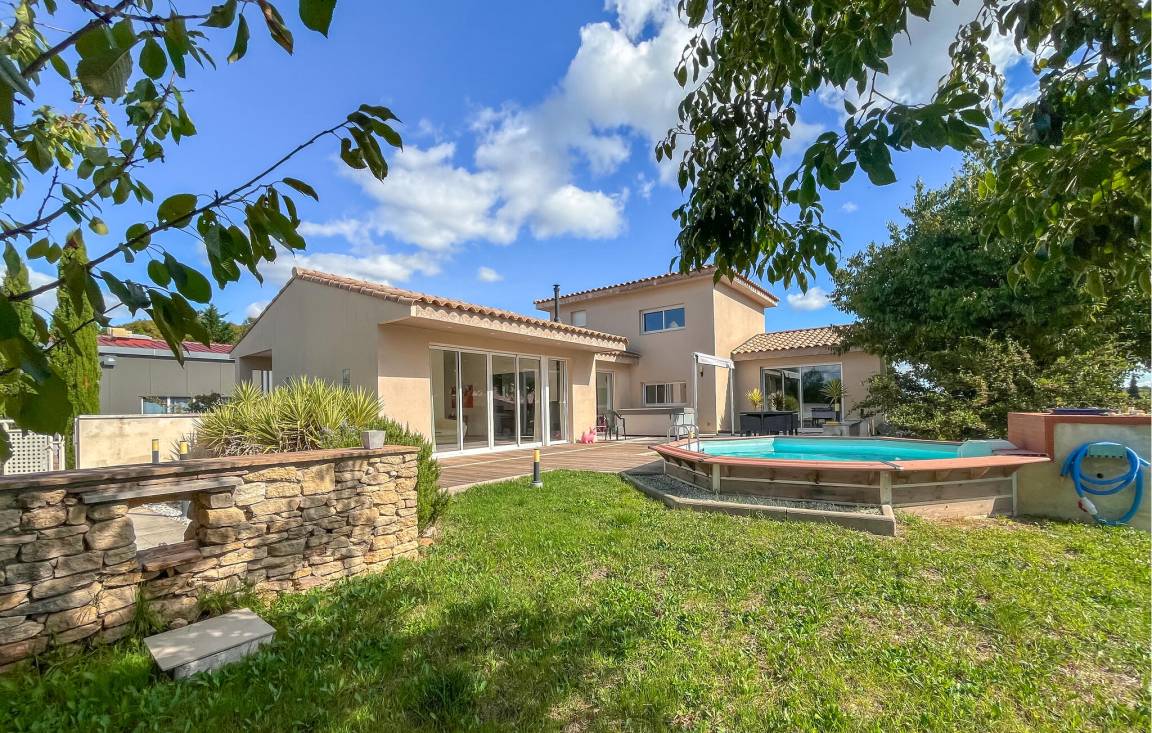 100 M² House ∙ 2 Bedrooms ∙ 4 Guests - Uzès