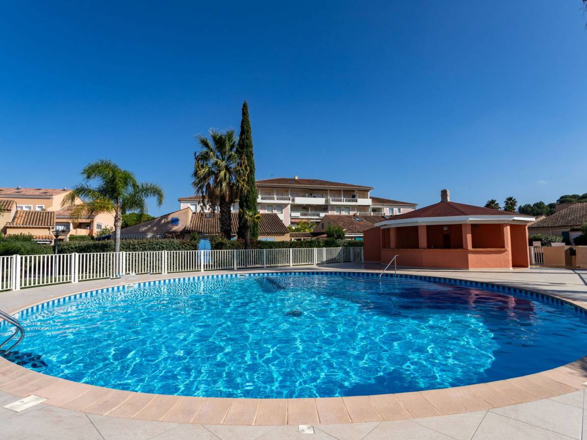 60 M² Résidence De Vacances ∙ 2 Chambres ∙ 6 Personnes - Le Lavandou