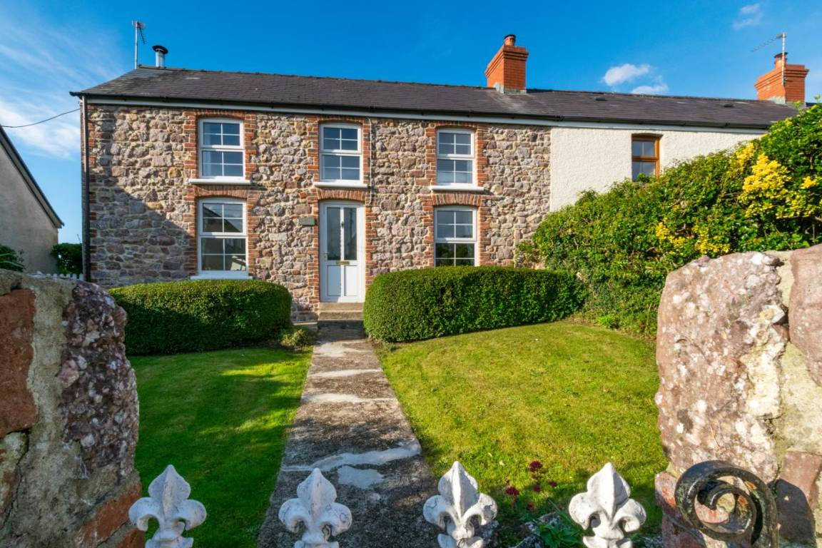 Cottage ∙ 3 Bedrooms ∙ 5 Guests - Rhossili