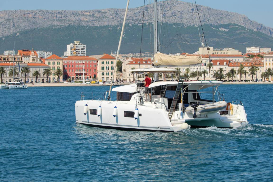 Hausboot ∙ 4 Schlafzimmer ∙ 8 Gäste - Split