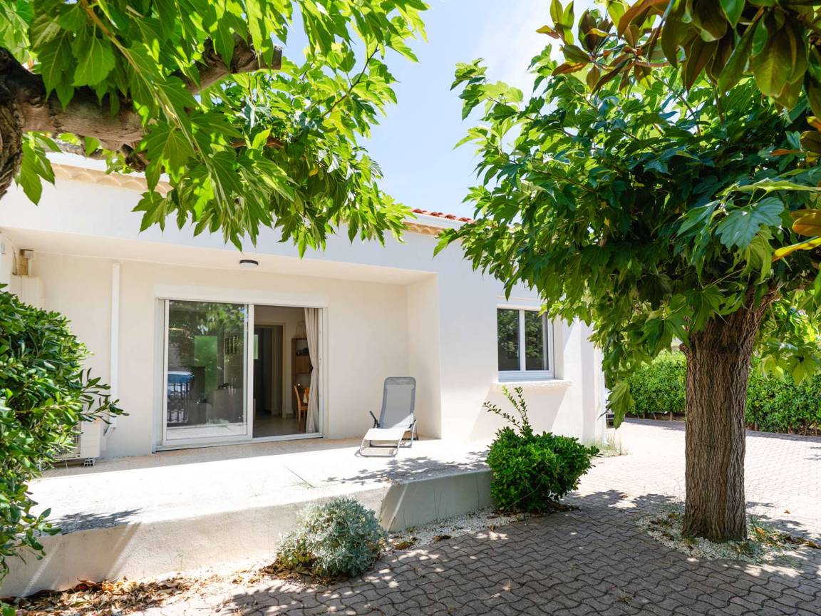 75 M² Villa ∙ 3 Bedrooms ∙ 5 Guests - Saint-Pierre-la-Mer