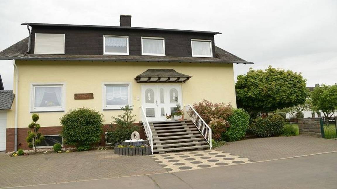 60 M² Appartement ∙ 2 Slaapkamers ∙ 5 Gasten - Klotten