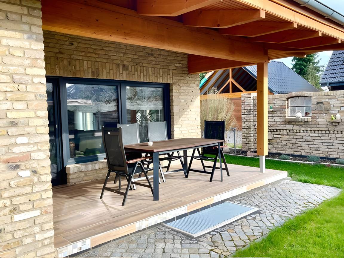 94 M² Bungalow ∙ 2 Bedrooms ∙ 4 Guests - Berlin