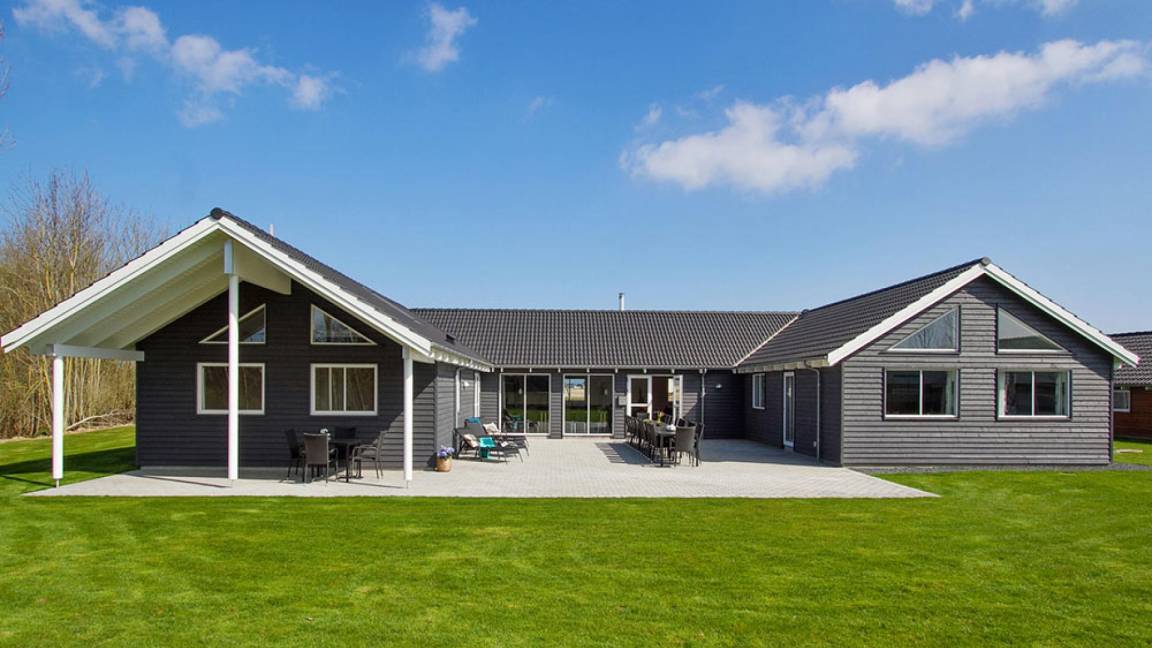 298 M² Ferienhaus ∙ 9 Schlafzimmer ∙ 24 Gäste - Ostsee