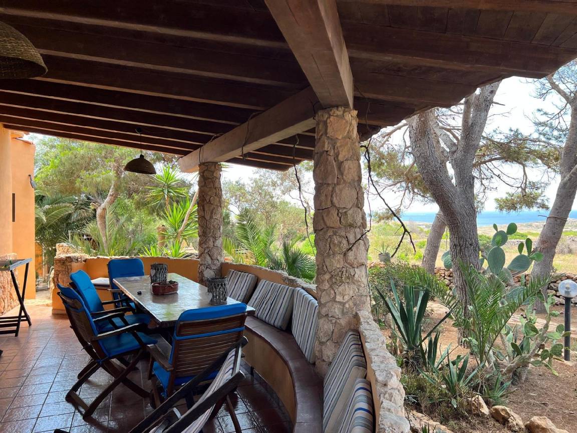 70 M² Apartamento ∙ 2 Quartos ∙ 4 Hóspedes - Lampedusa