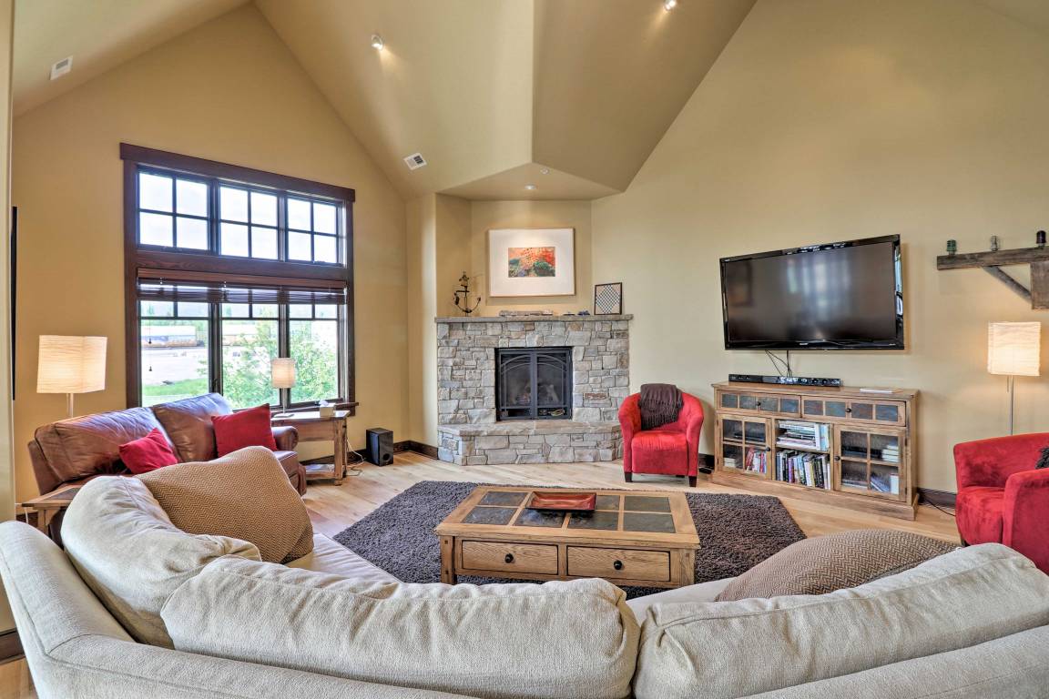176 M² Apartment ∙ 3 Bedrooms ∙ 6 Guests - Whitefish