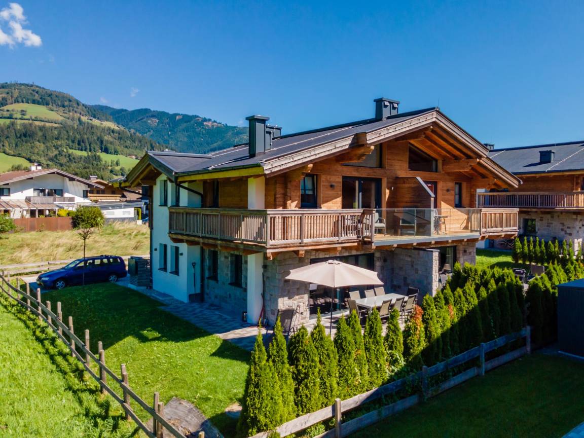 150 M² Chalet ∙ 4 Bedrooms ∙ 10 Guests - Uttendorf