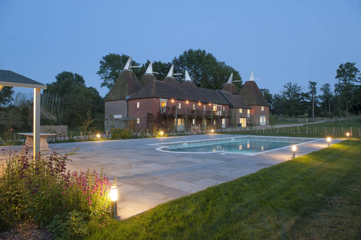 Cottage ∙ 9 Bedrooms ∙ 22 Guests - National Trust - Scotney Castle