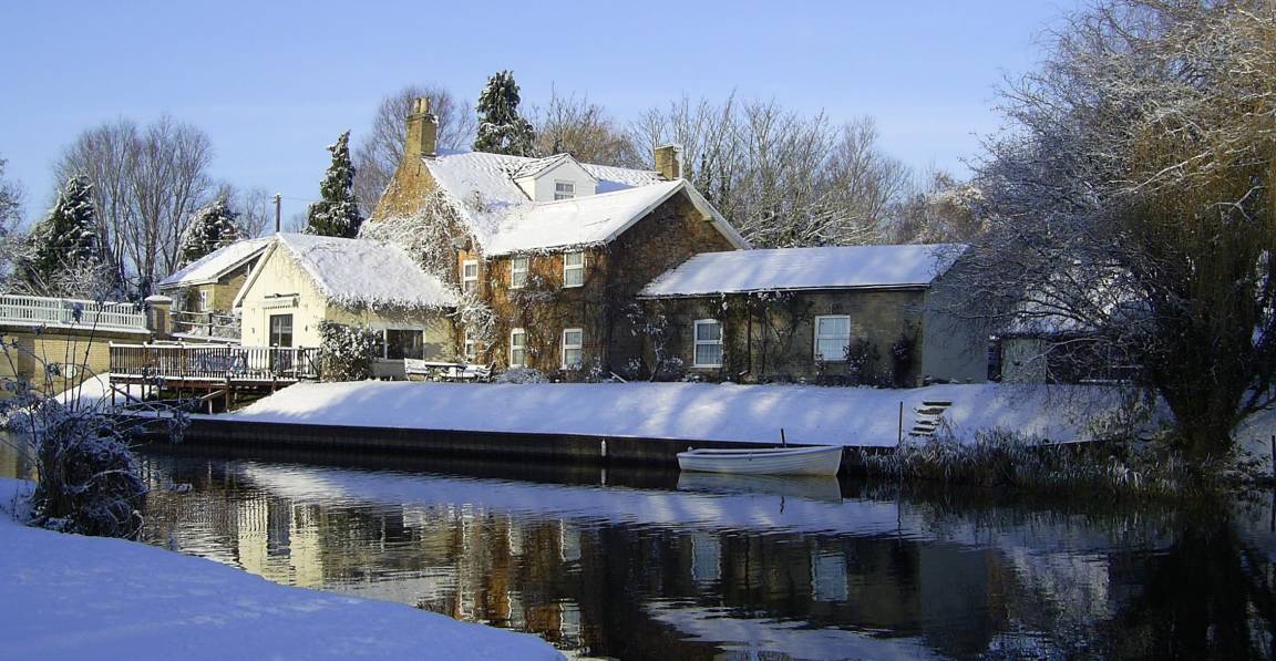 75 M² Cottage ∙ 2 Bedrooms ∙ 3 Guests - Cambridgeshire