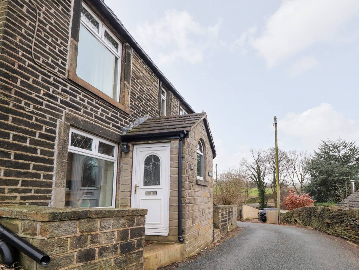 Cottage ∙ 2 Bedrooms ∙ 4 Guests - Holmfirth