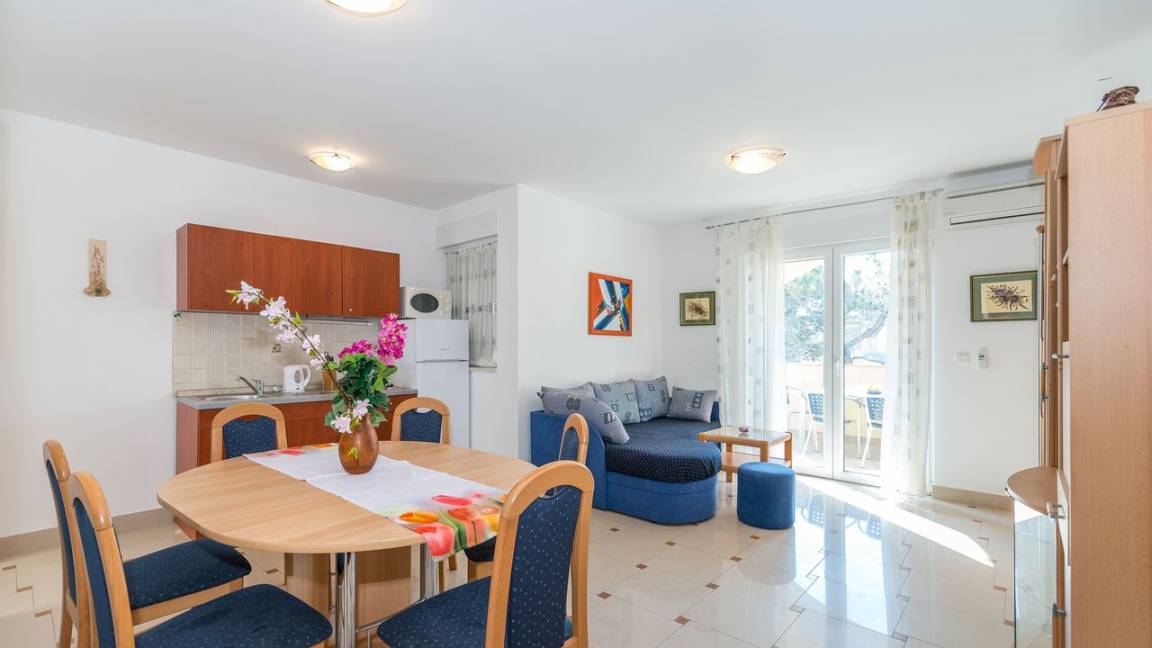 60 M² Apartment ∙ 3 Bedrooms ∙ 6 Guests - Vir