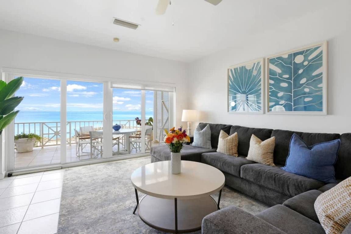 174 M² Condo ∙ 3 Bedrooms ∙ 6 Guests - West Bay