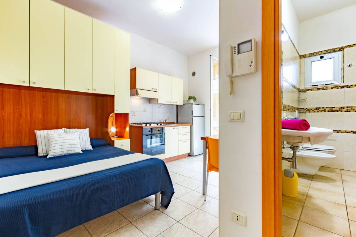 20 M² Casa ∙ 1 Camera Da Letto ∙ 2 Ospiti - Alba Adriatica