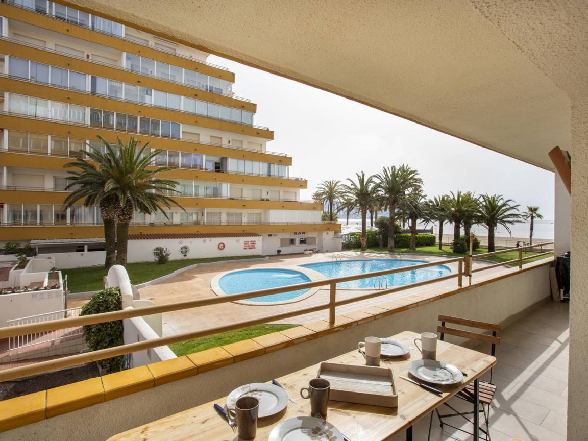 49 M² Apartment ∙ 2 Bedrooms ∙ 4 Guests - Roses