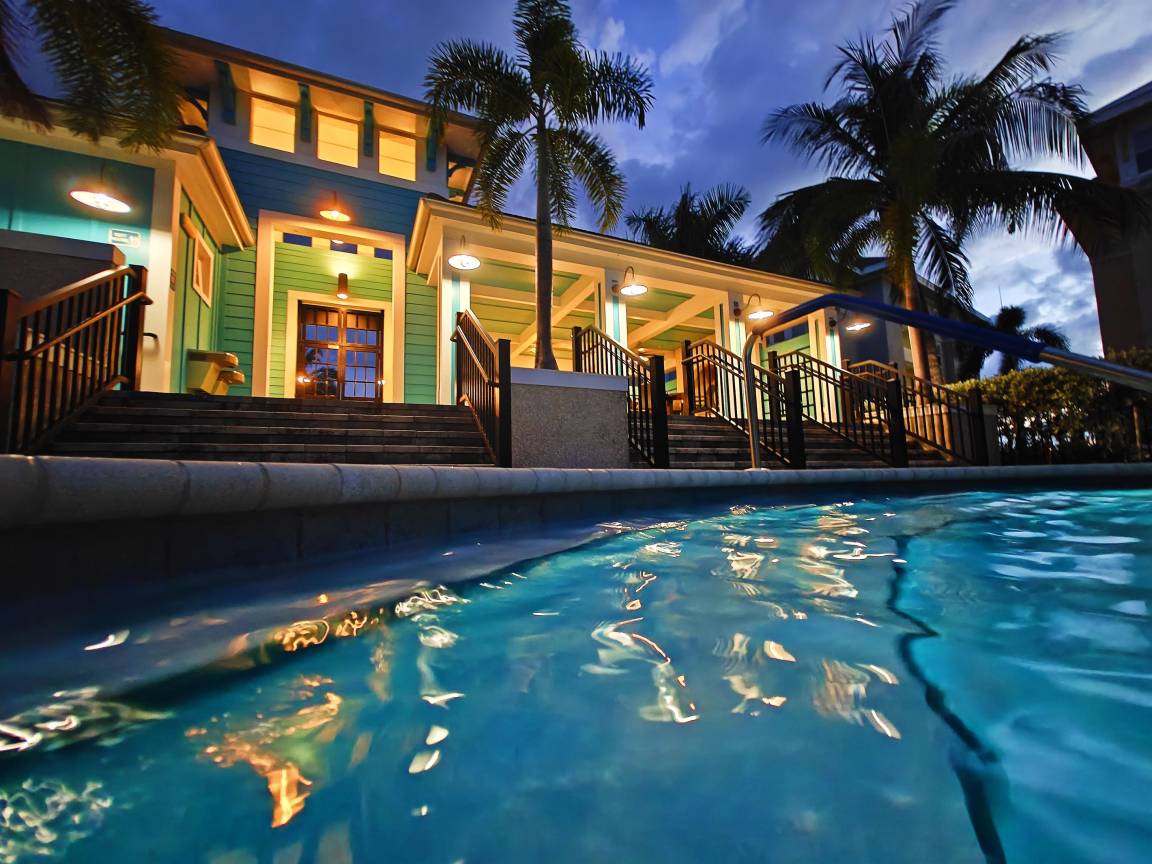 House ∙ 2 Bedrooms ∙ 5 Guests - Holmes Beach, FL