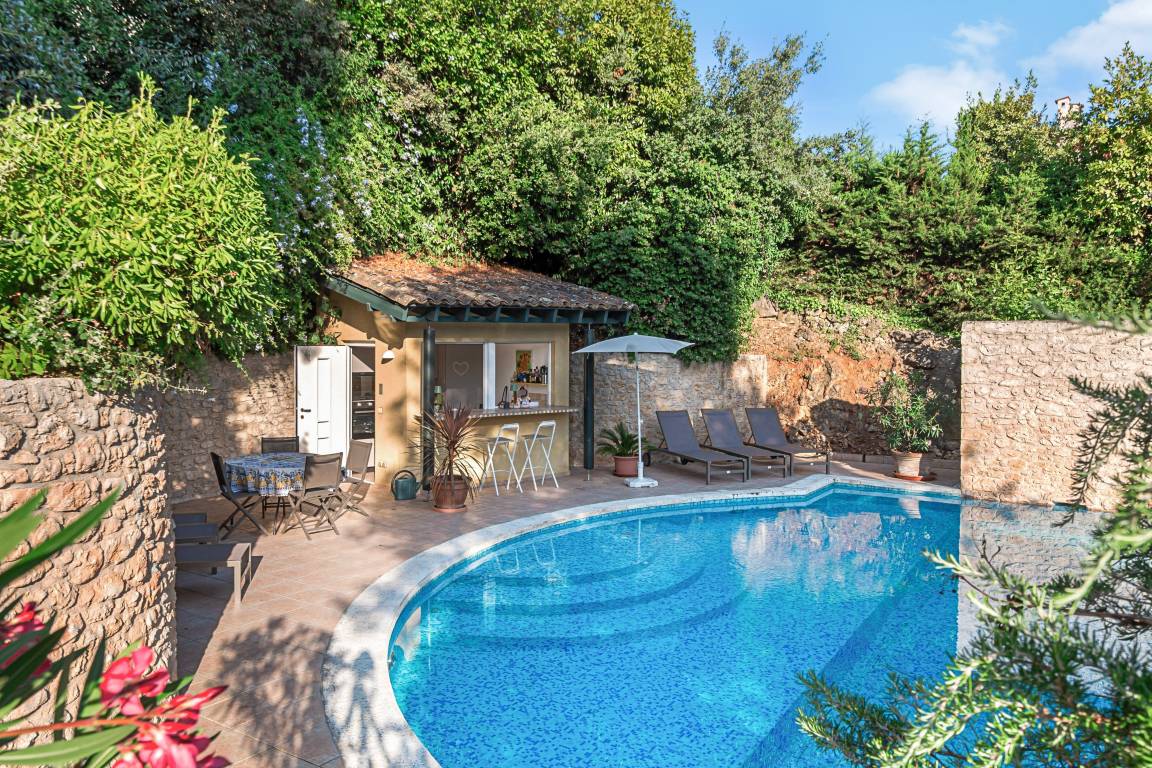 240 M² Villa ∙ 4 Chambres ∙ 8 Personnes - La Gaude