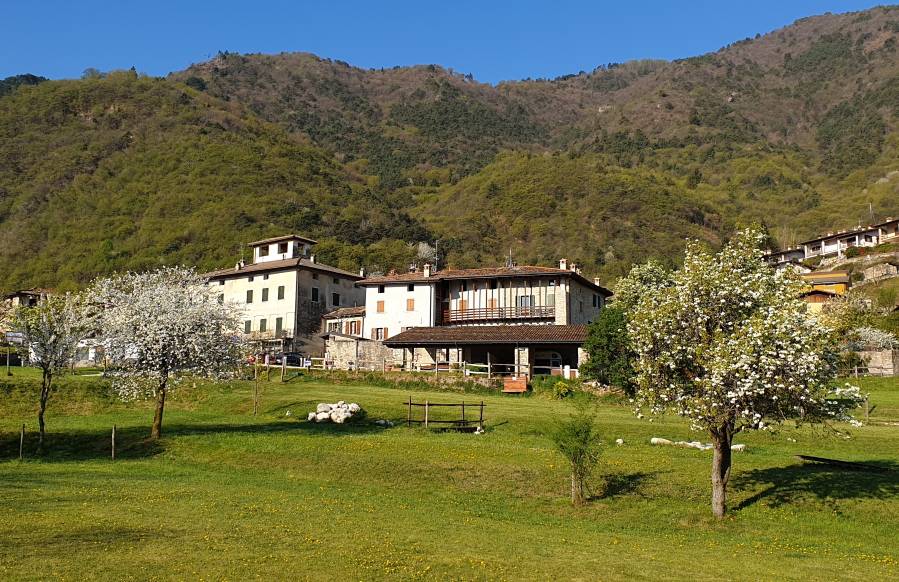69 M² Farmhouse ∙ 2 Bedrooms ∙ 6 Guests - Limone Sul Garda