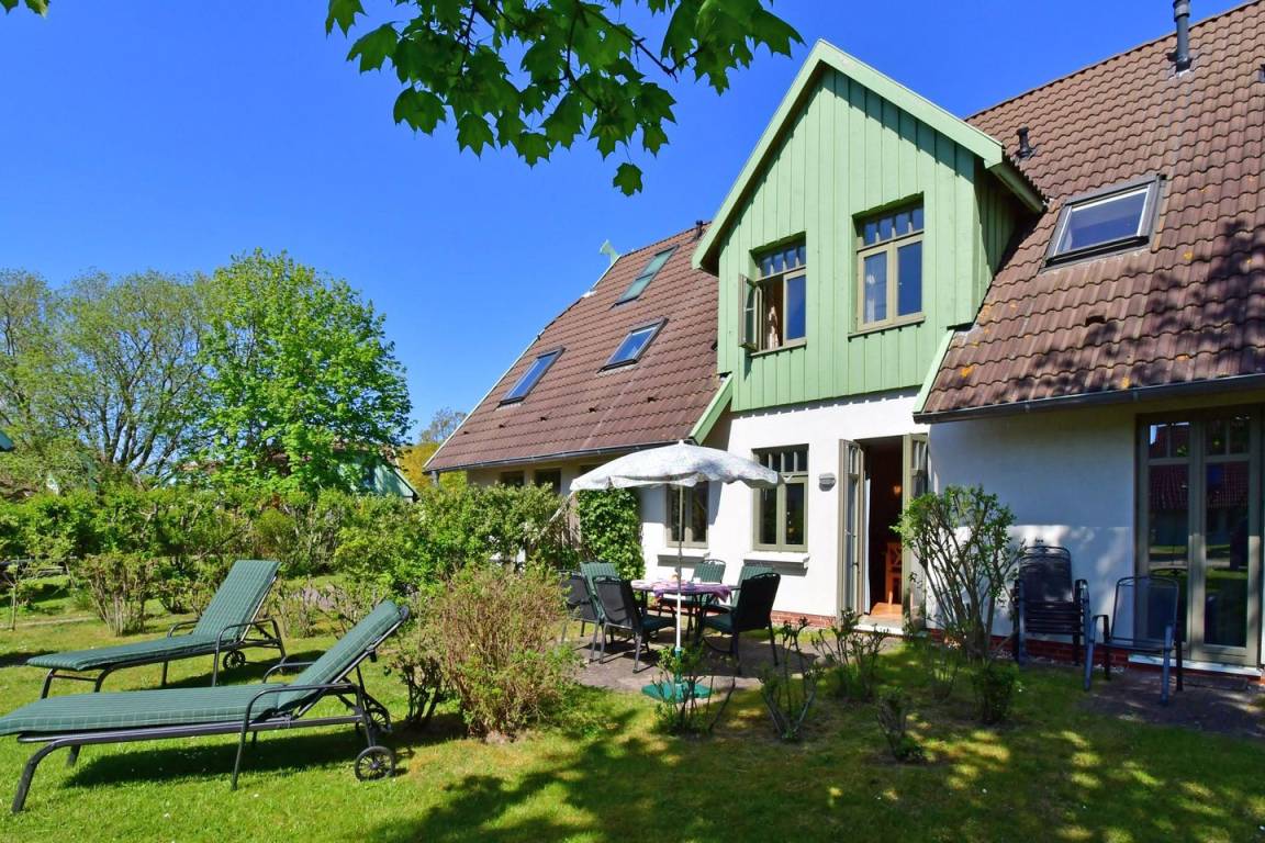 70 M² Ferienhaus ∙ 2 Schlafzimmer ∙ 5 Gäste - Wustrow