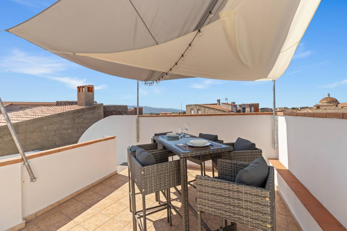 200 M² Maison De Vacances ∙ 3 Chambres ∙ 8 Personnes - Bosa