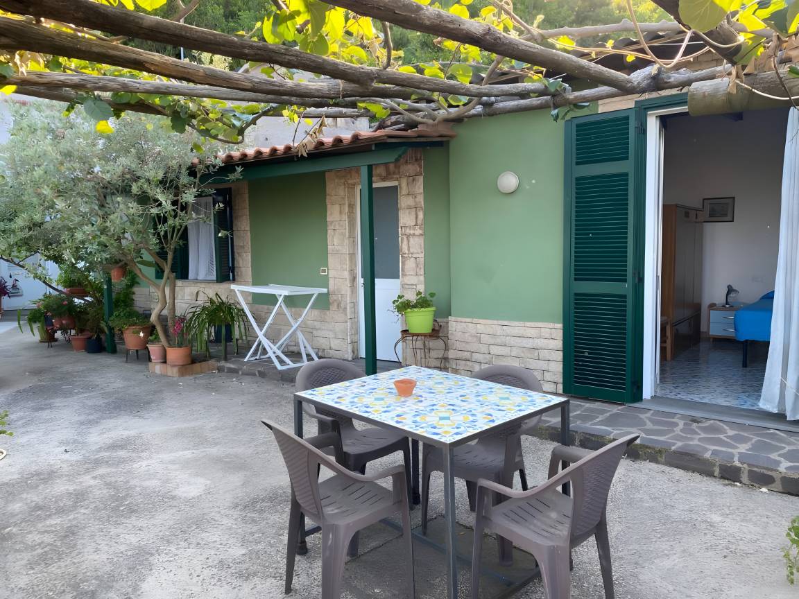 80 M² Apartment ∙ 2 Bedrooms ∙ 3 Guests - Ischia