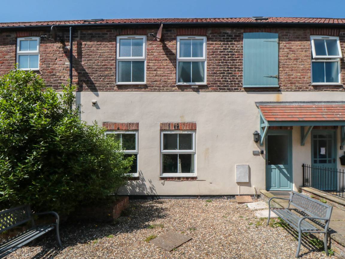 Cottage ∙ 3 Bedrooms ∙ 6 Guests - Flamborough