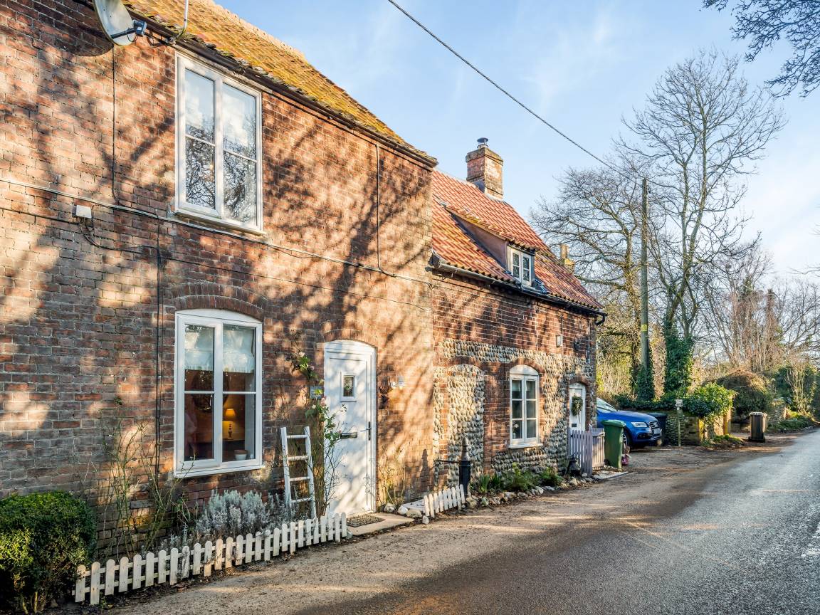 Cottage ∙ 2 Bedrooms ∙ 4 Guests - Holt