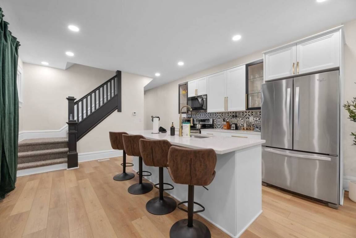 House ∙ 10 Bedrooms ∙ 28 Guests - Ohio State University, Columbus