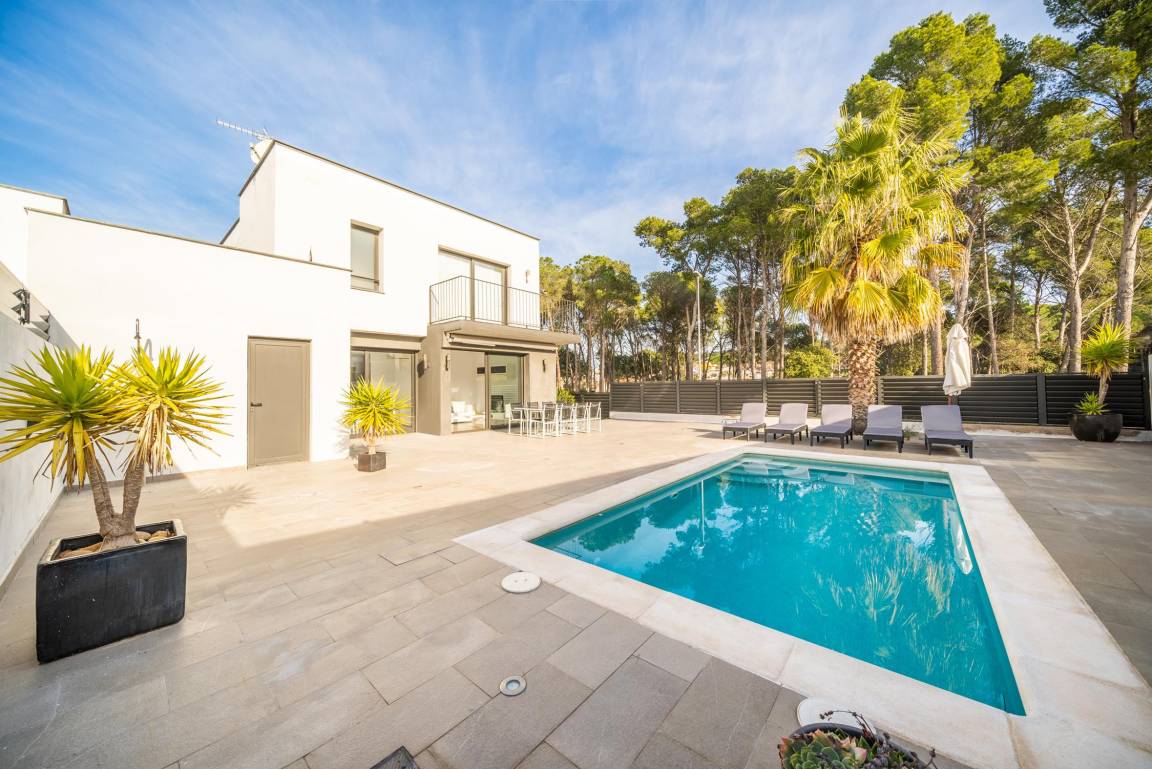 163 M² Villa ∙ 4 Slaapkamers ∙ 9 Gasten - Costa Brava
